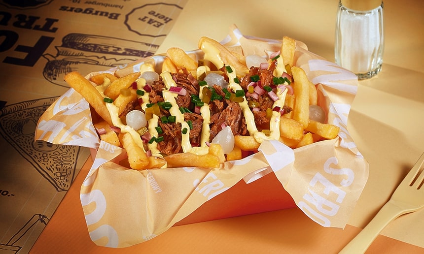 Loaded fries z sosem serowym - comfort food na wyższym poziomie ...
